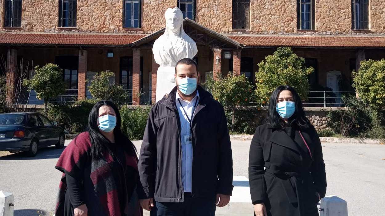 Ο Χαλκίδης Φώτιος συμπαραστέκεται στο Γηροκομείο Αθηνών - Γηροκομείο Αθηνών